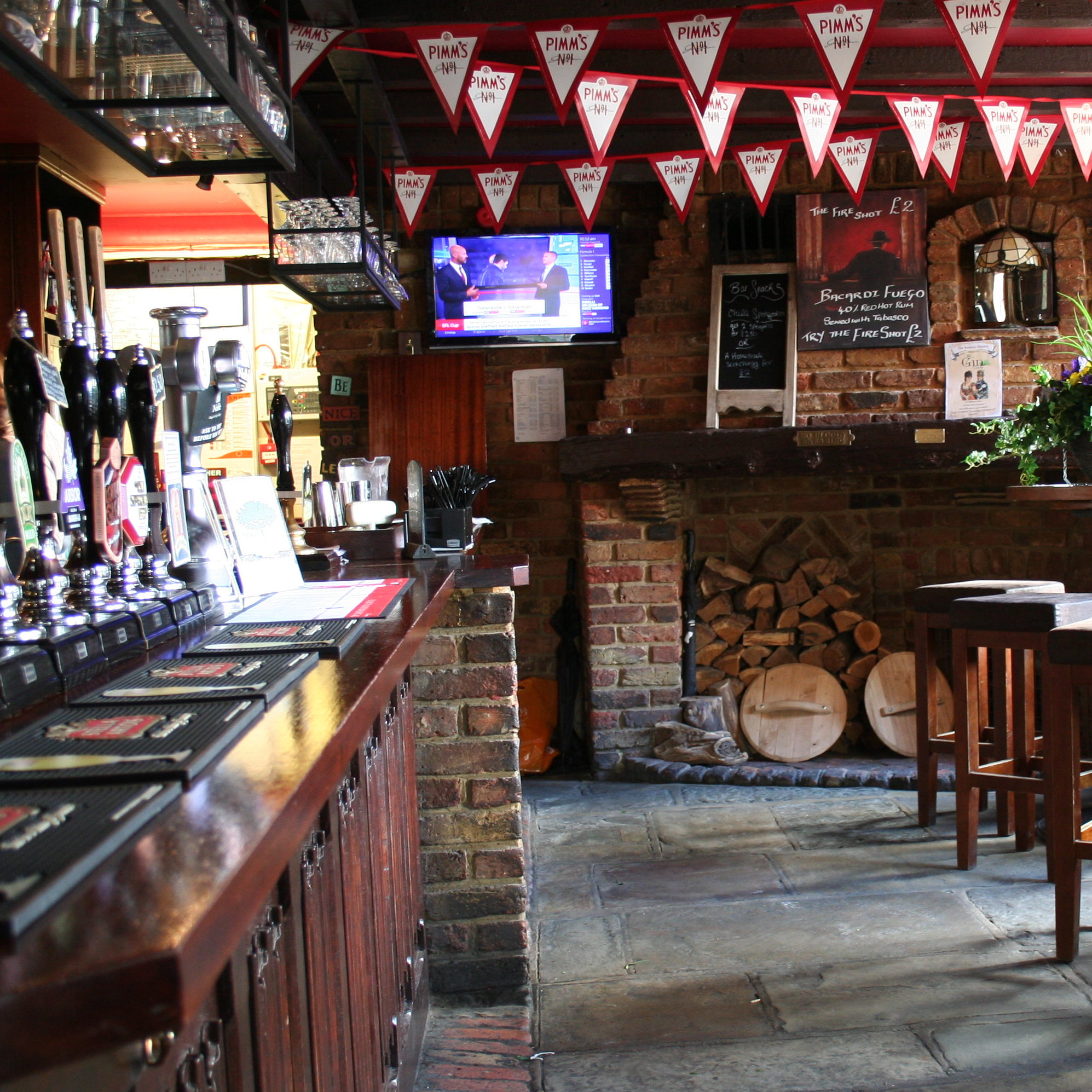 Brewery Shades - Pub with good food, ales and cocktails in Crawley